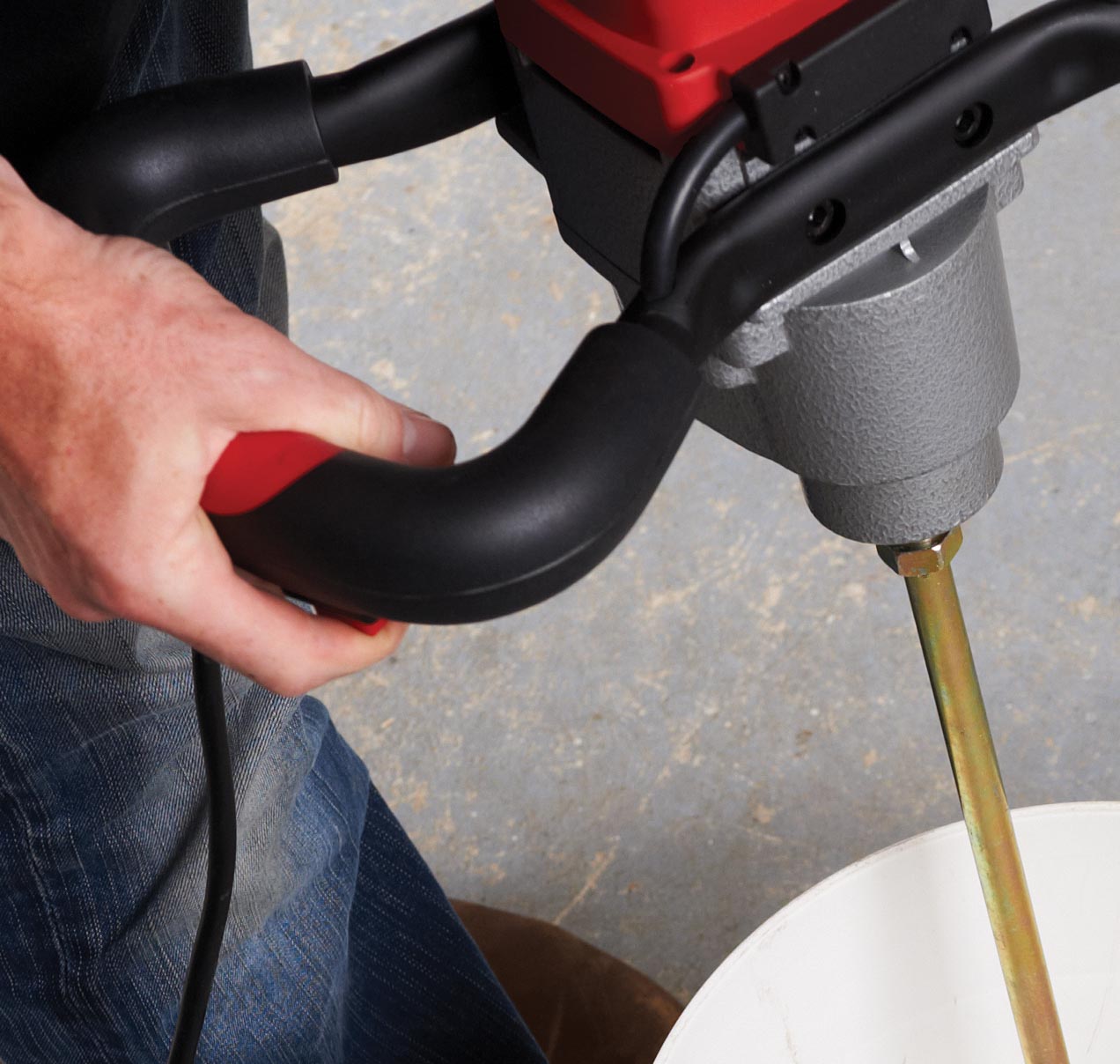 DTA Australia | 1600 WATT MIXER SOFT START ERGONOMIC HANDLE INC PADDLE